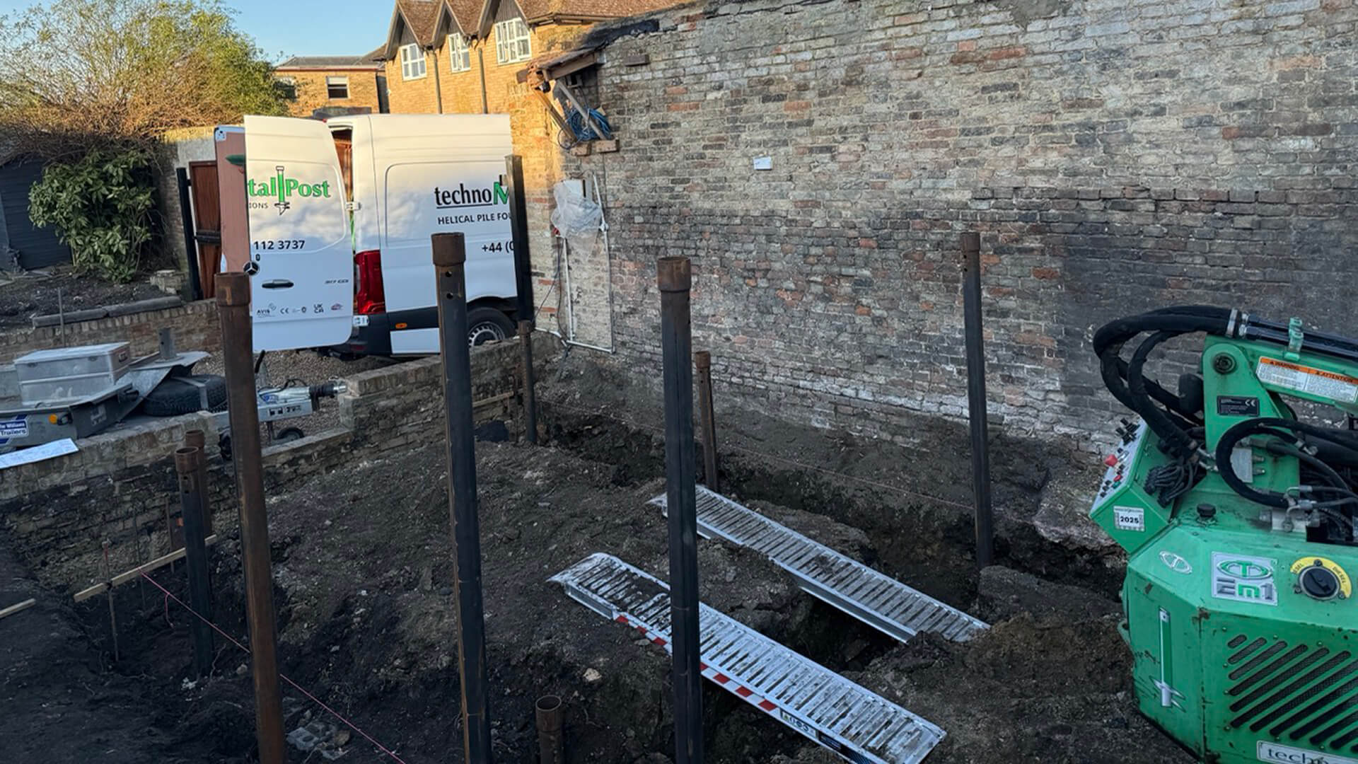 Installation des Techno Pieux pour un nouveau projet de construction au Royaume-Uni - Techno Pieux